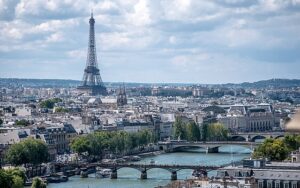 54 Fun & Interesting Facts About Paris