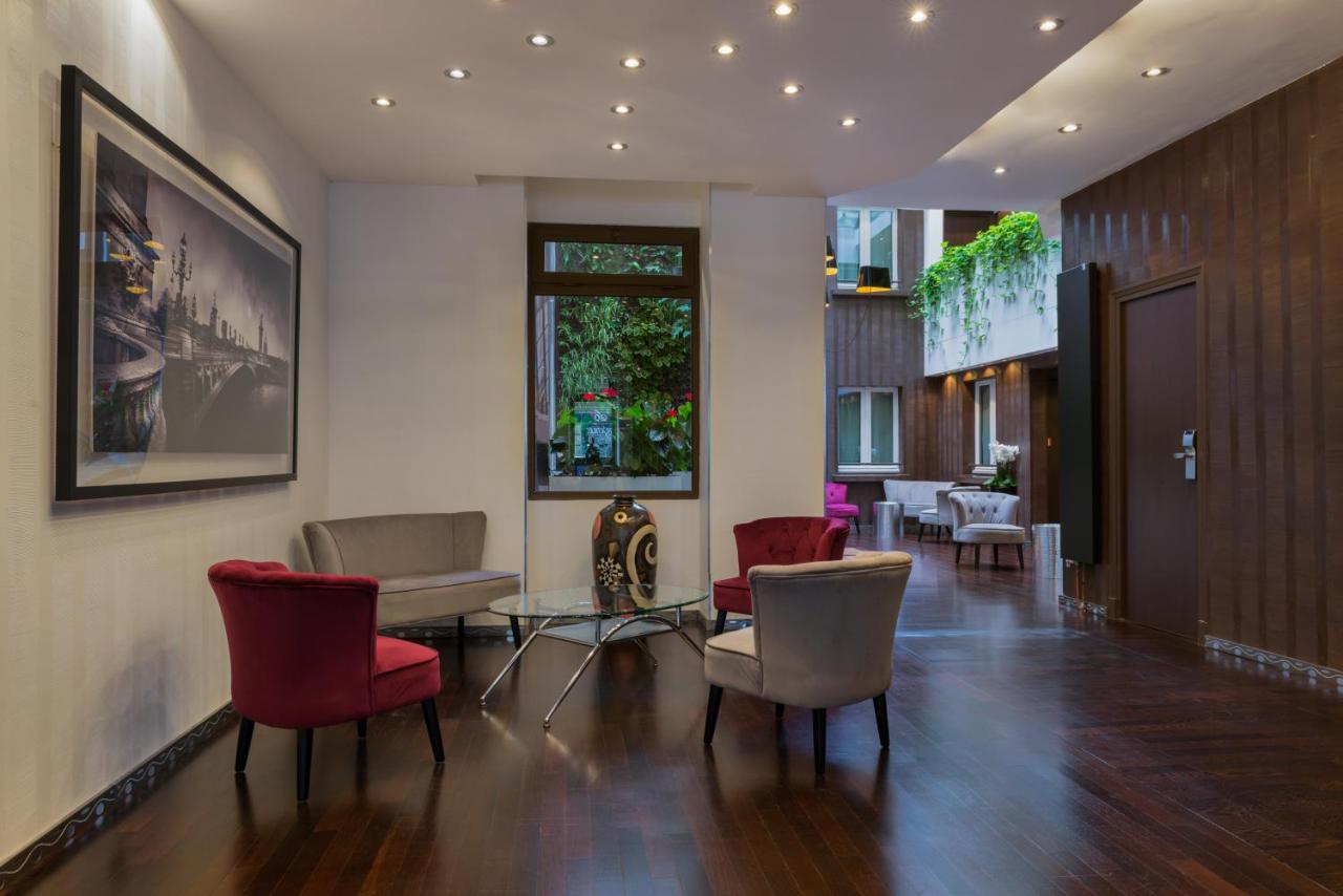 Hotel Aida Marais Reviews - Price, Location & Details (2025)