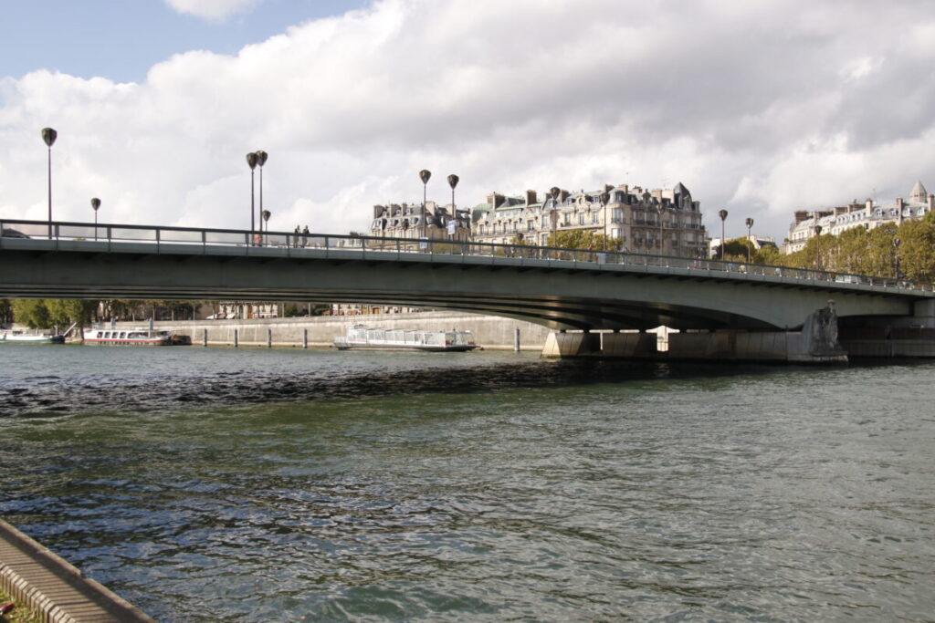 Pont de l'Alma: The Historic Parisian Bridge's Significance