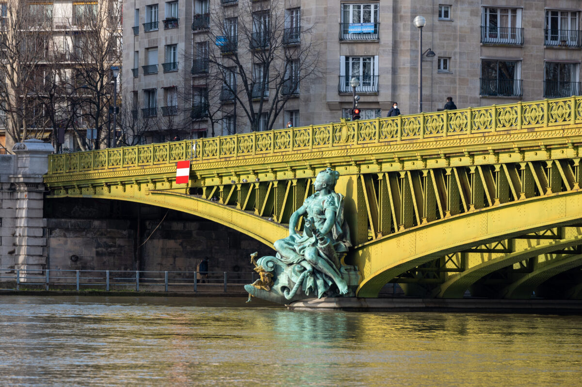 Pont Mirabeau in Paris, France: History & Facts