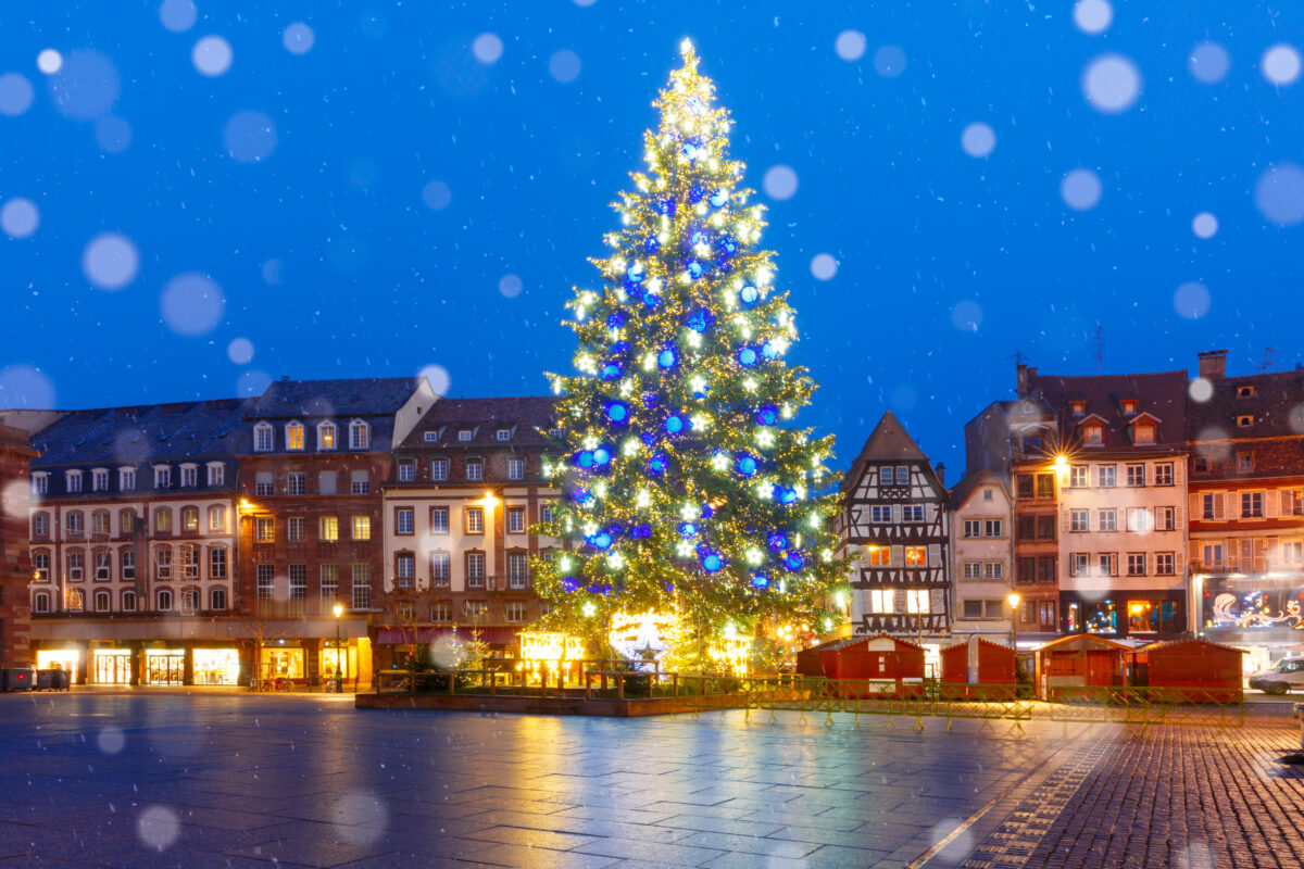 French Christmas Traditions: A Concise Overview