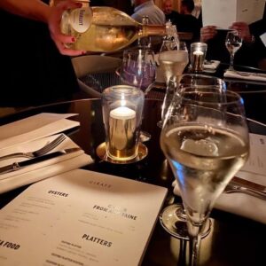 Review of Giraffe Restaurant in Paris: Memorable Dining Experience