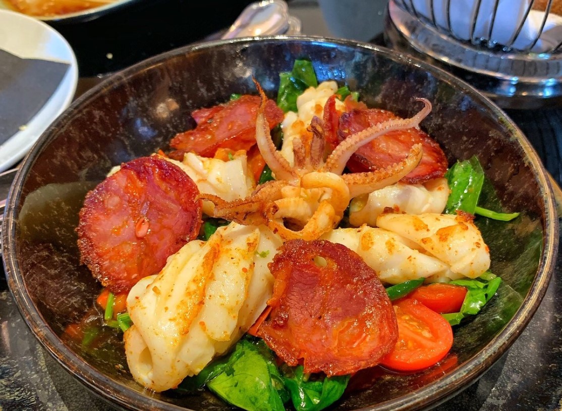 Review of Giraffe Restaurant in Paris: Memorable Dining Experience