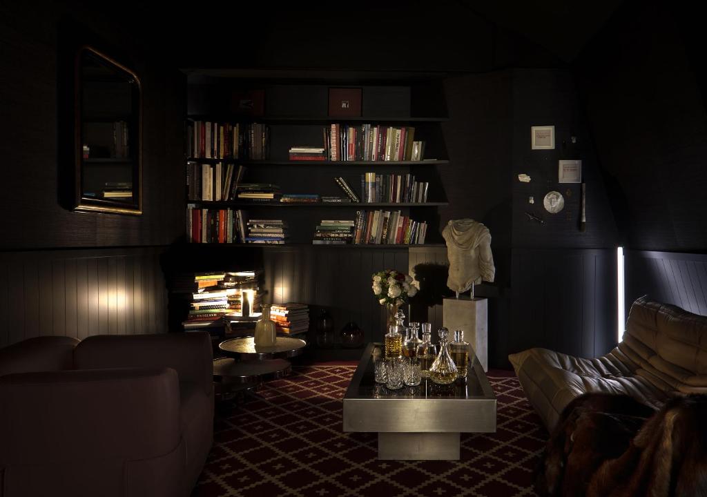 Sinner Paris Reviews - Price, Location & Details (2024)