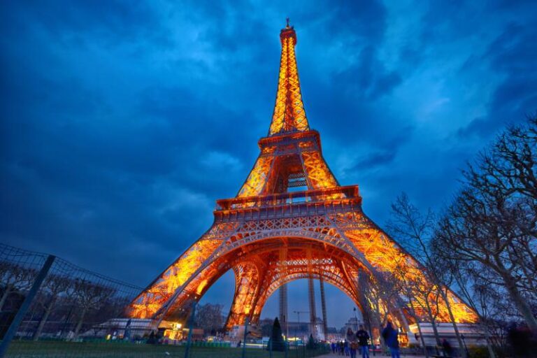 What Color is the Eiffel Tower? Unveiling Paris' Iconic Landmark