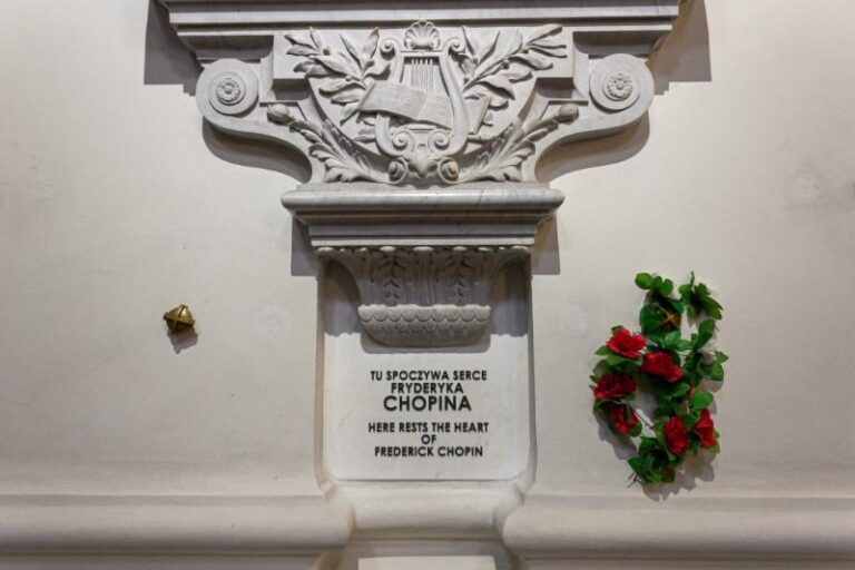 Tombe de Frédéric Chopin — Landmark in 20e, Paris | Paris Top Ten