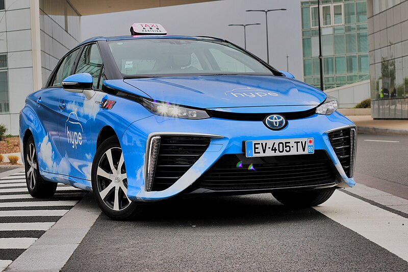 Is There Uber in Paris, France? Availability and Tips to Know