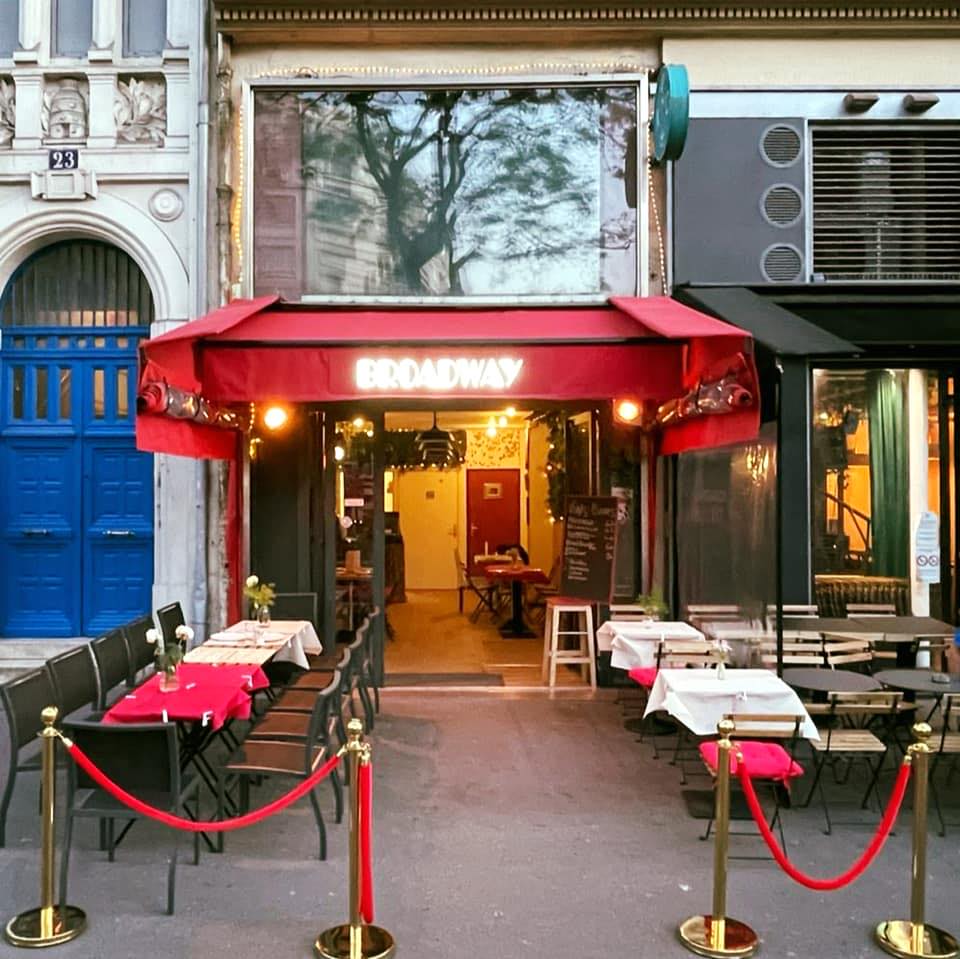 Top 10 Comedy Clubs in Paris: Spots for a Night of Laughter