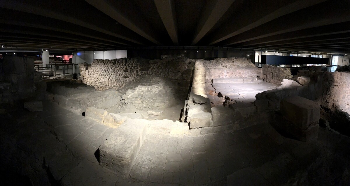 Archaeological Crypt of the Paris Notre-Dame — Museum in 4e, Paris ...