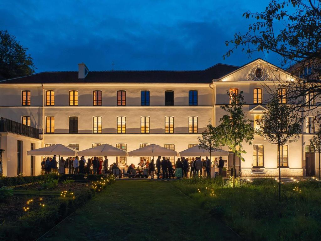 Domaine Reine Margot Paris Issy - MGallery Collection Reviews - Price ...