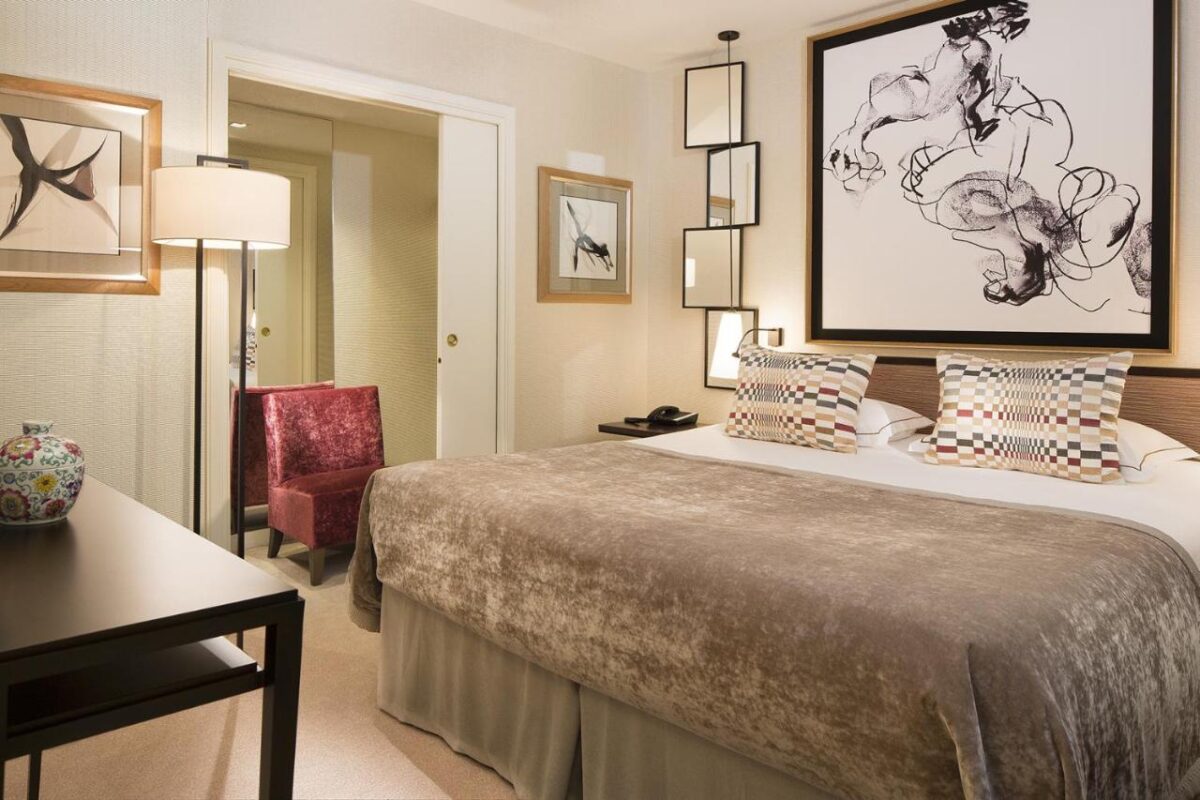 Hotel Balmoral — Hotel in 17, Paris | Paris Top Ten