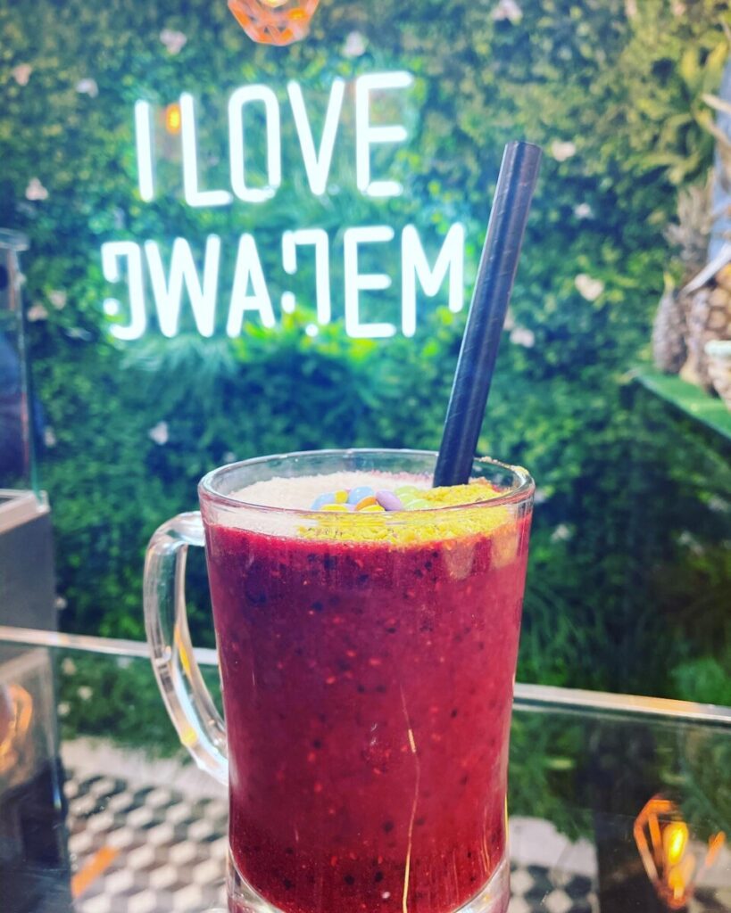 10 Best Juice Bars in Paris: Refreshing Spots to Visit