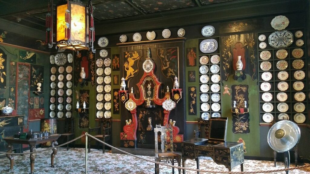 Essential Literary Spots in Paris: Bookshops, Libraries, and Literary Cafes