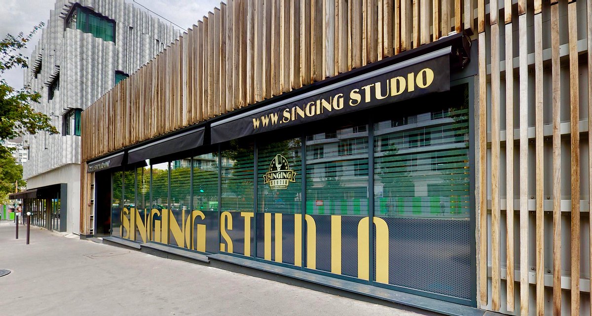 10 Best Karaoke Bars in Paris for an Unforgettable Night Out