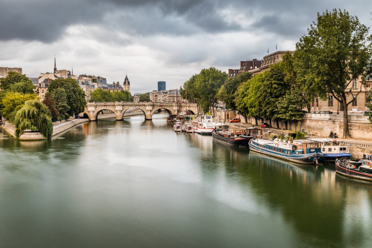 Île de la Cité: Heart of Historic Paris